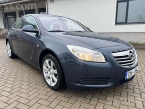 Violet Opel Insignia 2010 in Rezekne, with an engine capacity of 2.00 L and mileage of 320 thousand km for 3950 €, photo 4 on AUTOMOTO.COM.LV
