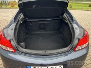 Violet Opel Insignia 2010 in Rezekne, with an engine capacity of 2.00 L and mileage of 320 thousand km for 3950 €, photo 14 on AUTOMOTO.COM.LV