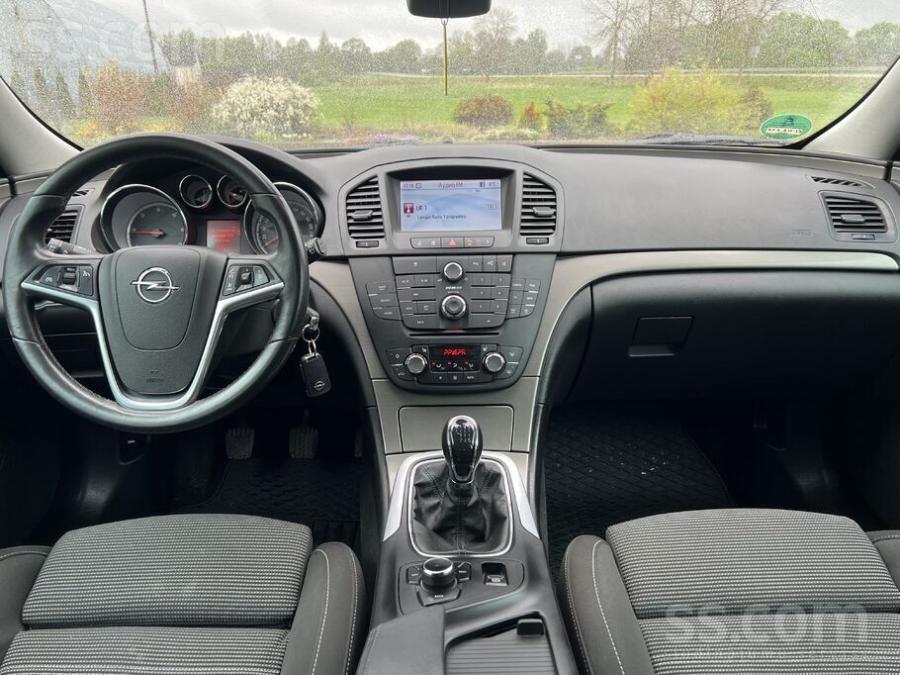 Violet Opel Insignia 2010 in Rezekne, with an engine capacity of 2.00 L and mileage of 320 thousand km for 3950 €, photo 17 on AUTOMOTO.COM.LV