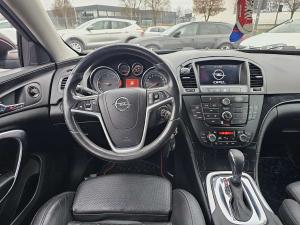 Violet Opel Insignia 2011 in Kaunas, with an engine capacity of 2.00 L and mileage of 279 thousand km for 3950 €, photo 9 on AUTOMOTO.COM.LV