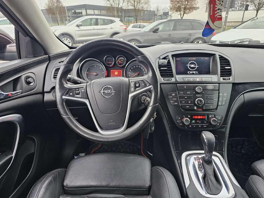 Violet Opel Insignia 2011 in Kaunas, with an engine capacity of 2.00 L and mileage of 279 thousand km for 3950 €, photo 9 on AUTOMOTO.COM.LV