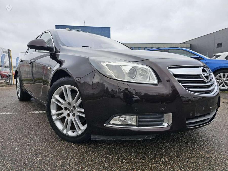 Violet Opel Insignia 2011 in Kaunas, with an engine capacity of 2.00 L and mileage of 279 thousand km for 3950 €, photo 25 on AUTOMOTO.COM.LV