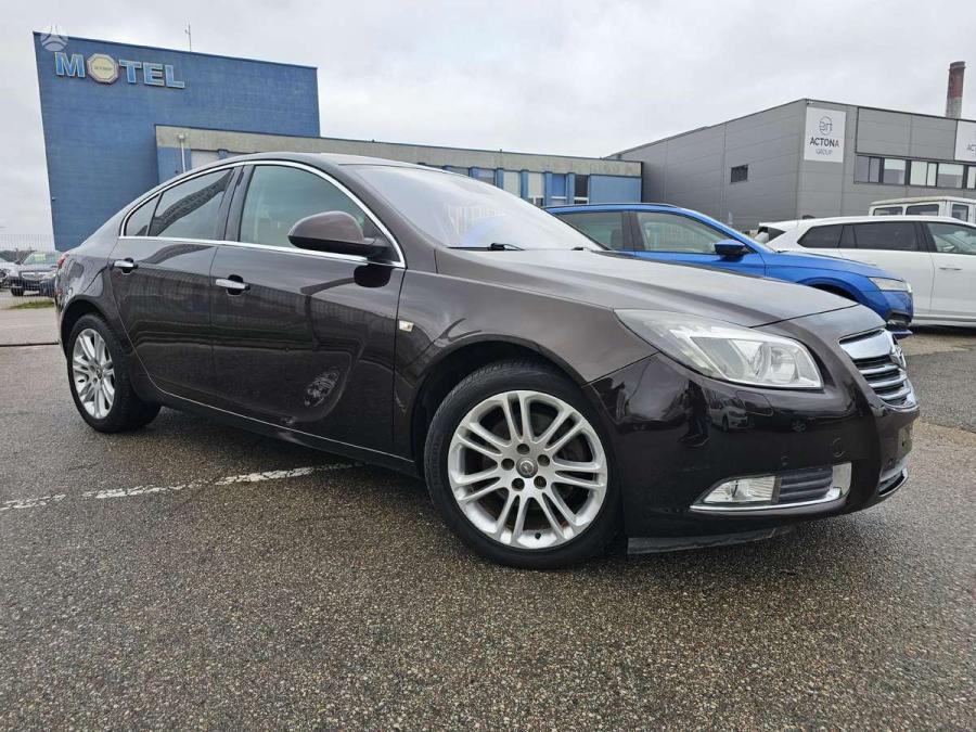 Violet Opel Insignia 2011 in Kaunas, with an engine capacity of 2.00 L and mileage of 279 thousand km for 3950 €, photo 31 on AUTOMOTO.COM.LV