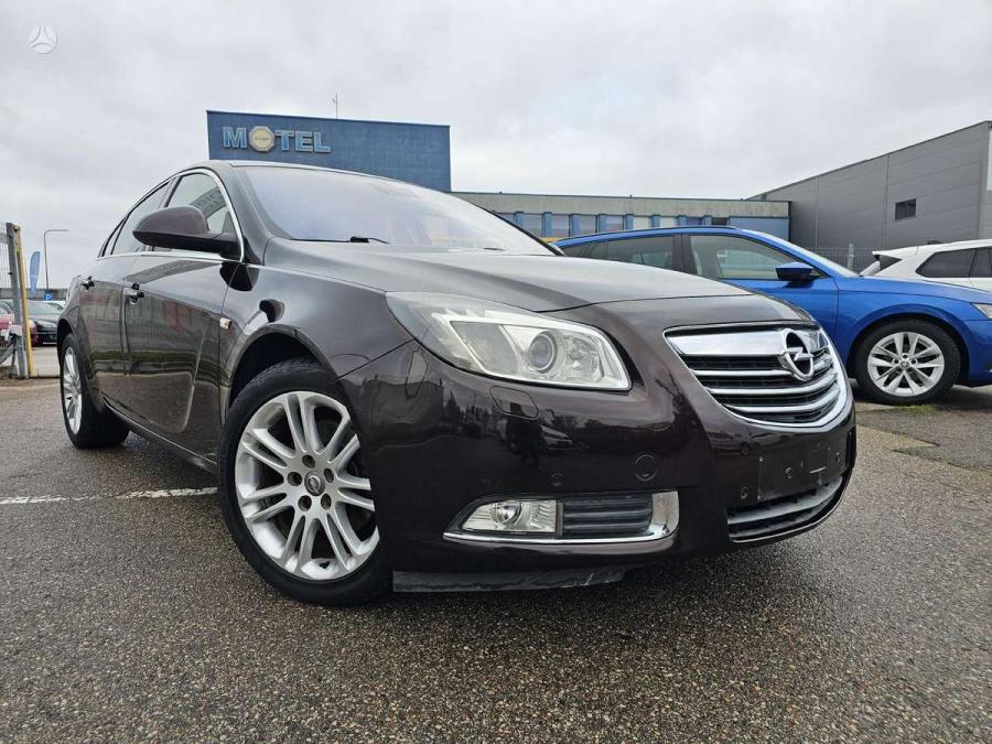 Violet Opel Insignia 2011 in Kaunas, with an engine capacity of 2.00 L and mileage of 279 thousand km for 3950 €, photo 32 on AUTOMOTO.COM.LV
