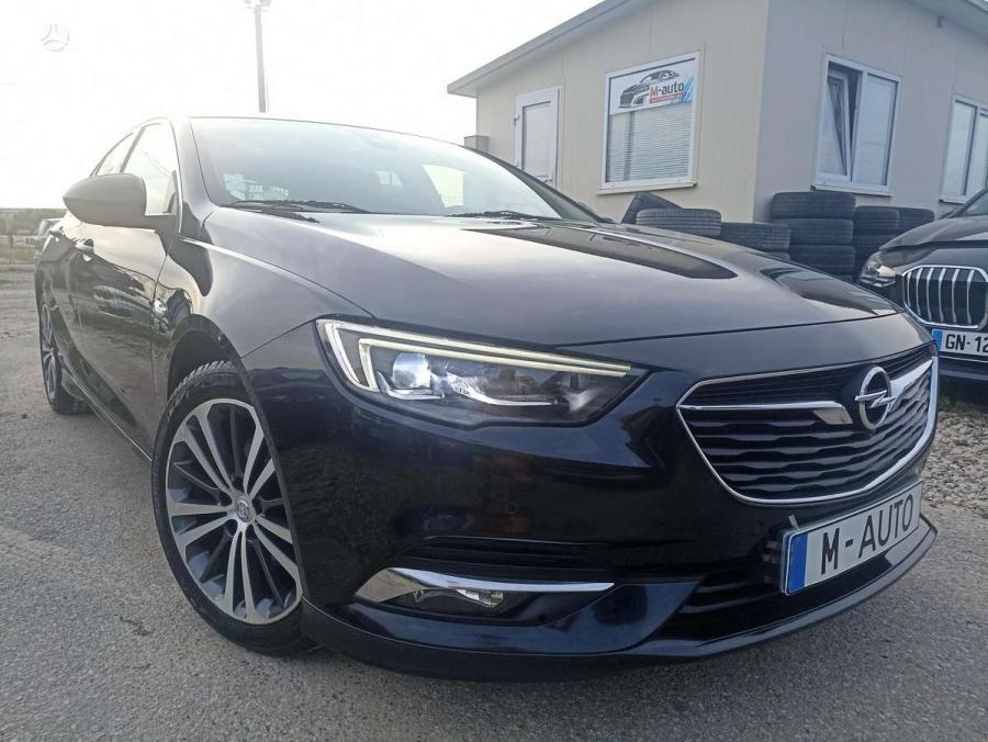 Violet Opel Insignia 2019 in Vilnius, with an engine capacity of 1.60 L and mileage of 212 thousand km for 10500 €, photo 3 on AUTOMOTO.COM.LV