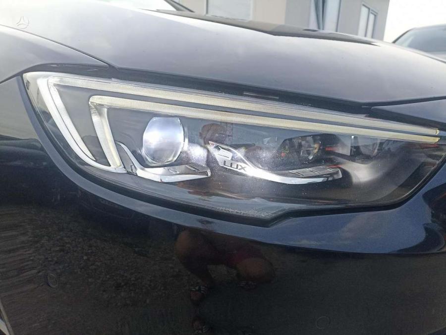 Violet Opel Insignia 2019 in Vilnius, with an engine capacity of 1.60 L and mileage of 212 thousand km for 10500 €, photo 4 on AUTOMOTO.COM.LV