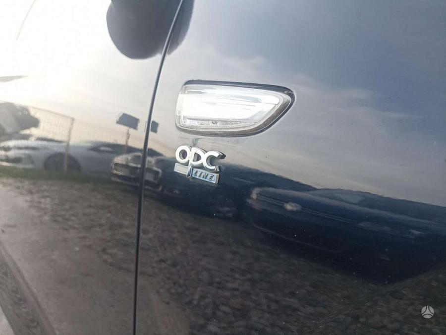 Violet Opel Insignia 2019 in Vilnius, with an engine capacity of 1.60 L and mileage of 212 thousand km for 10500 €, photo 6 on AUTOMOTO.COM.LV
