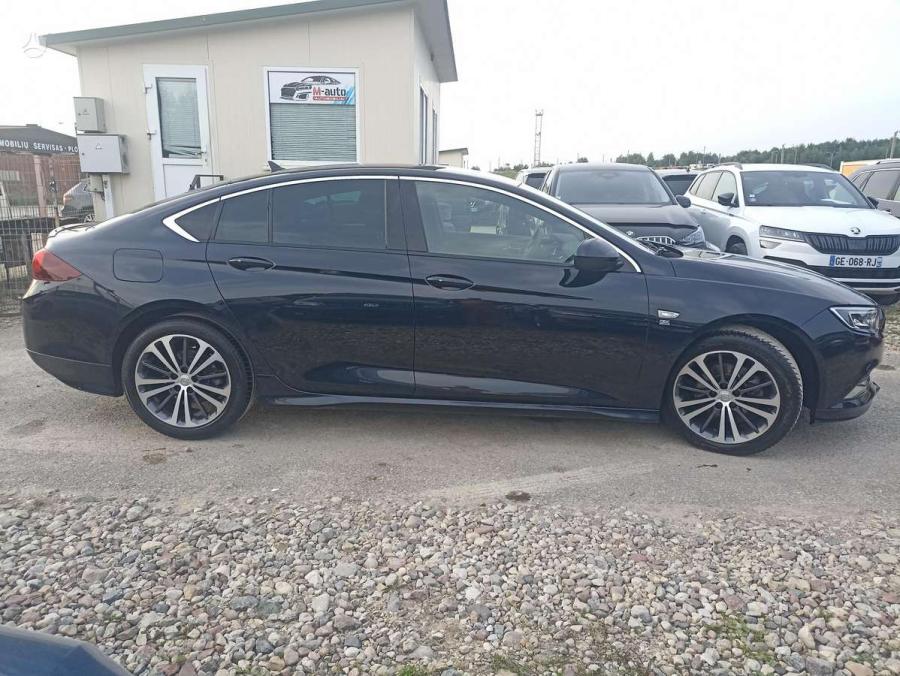 Violet Opel Insignia 2019 in Vilnius, with an engine capacity of 1.60 L and mileage of 212 thousand km for 10500 €, photo 7 on AUTOMOTO.COM.LV