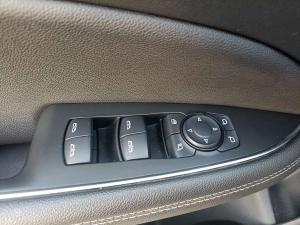 Violet Opel Insignia 2019 in Vilnius, with an engine capacity of 1.60 L and mileage of 212 thousand km for 10500 €, photo 17 on AUTOMOTO.COM.LV