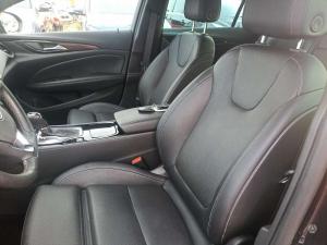Violet Opel Insignia 2019 in Vilnius, with an engine capacity of 1.60 L and mileage of 212 thousand km for 10500 €, photo 20 on AUTOMOTO.COM.LV