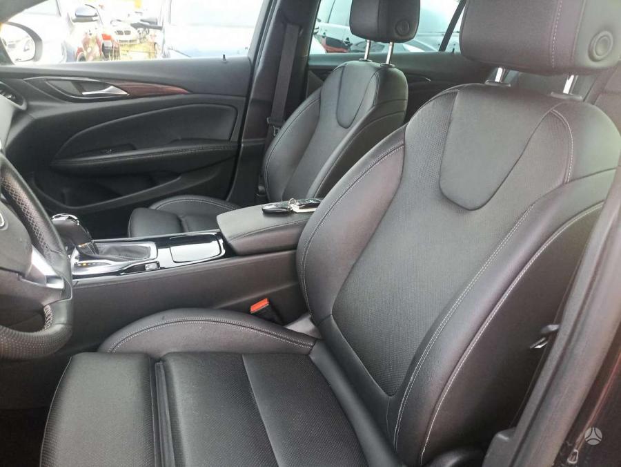 Violet Opel Insignia 2019 in Vilnius, with an engine capacity of 1.60 L and mileage of 212 thousand km for 10500 €, photo 20 on AUTOMOTO.COM.LV