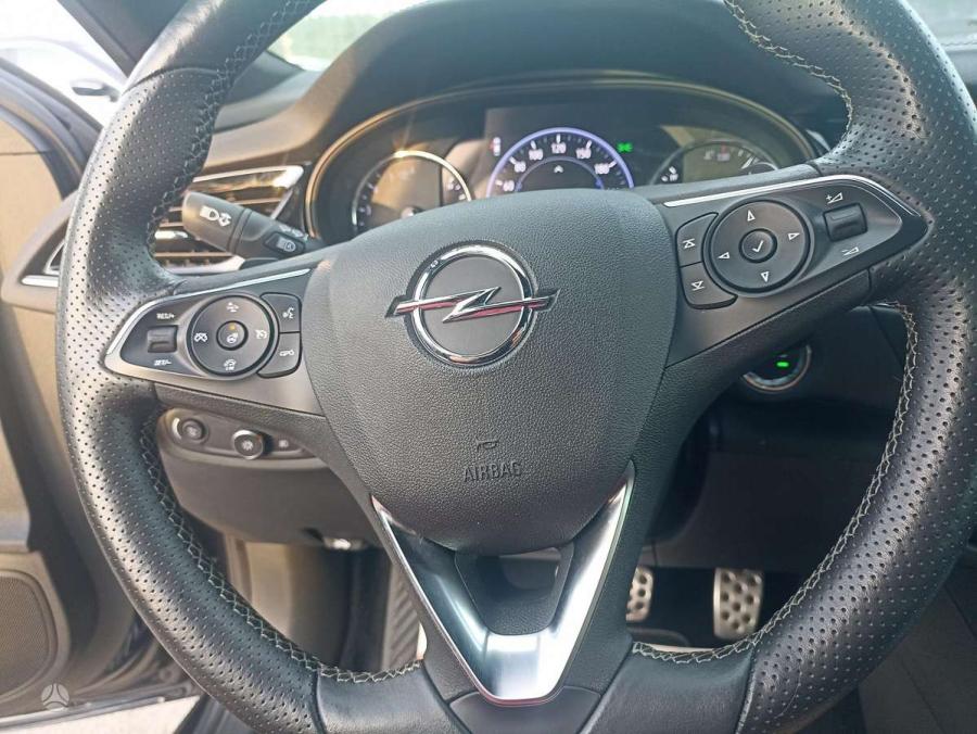 Violet Opel Insignia 2019 in Vilnius, with an engine capacity of 1.60 L and mileage of 212 thousand km for 10500 €, photo 22 on AUTOMOTO.COM.LV