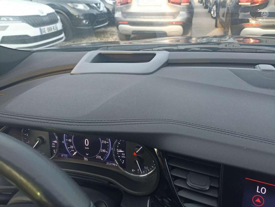 Violet Opel Insignia 2019 in Vilnius, with an engine capacity of 1.60 L and mileage of 212 thousand km for 10500 €, photo 25 on AUTOMOTO.COM.LV