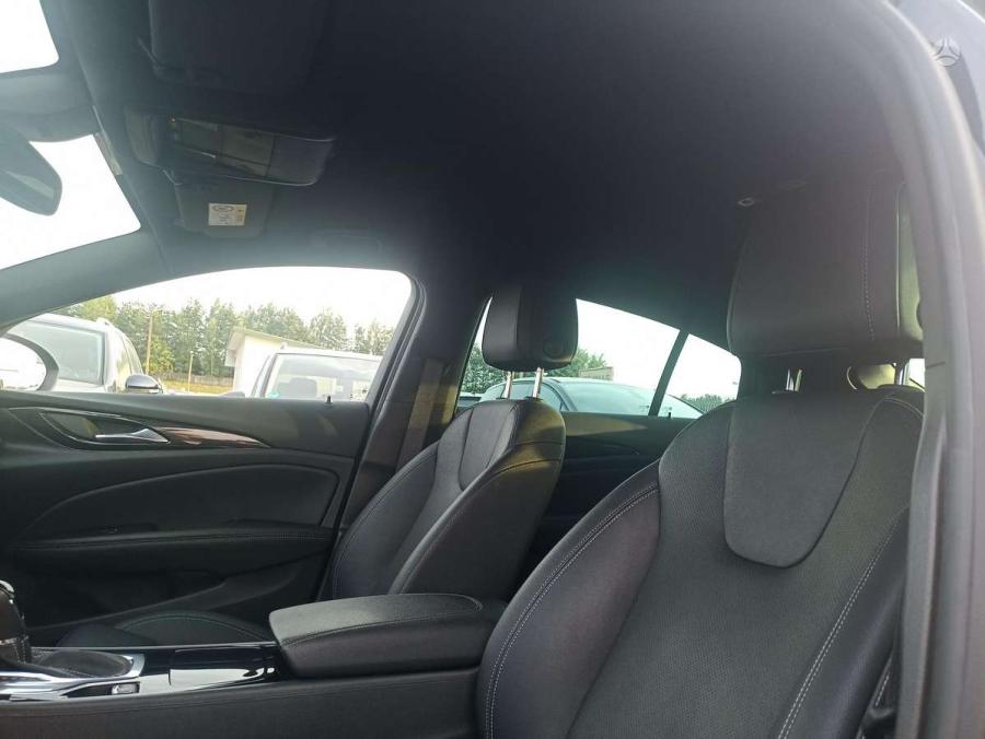 Violet Opel Insignia 2019 in Vilnius, with an engine capacity of 1.60 L and mileage of 212 thousand km for 10500 €, photo 27 on AUTOMOTO.COM.LV