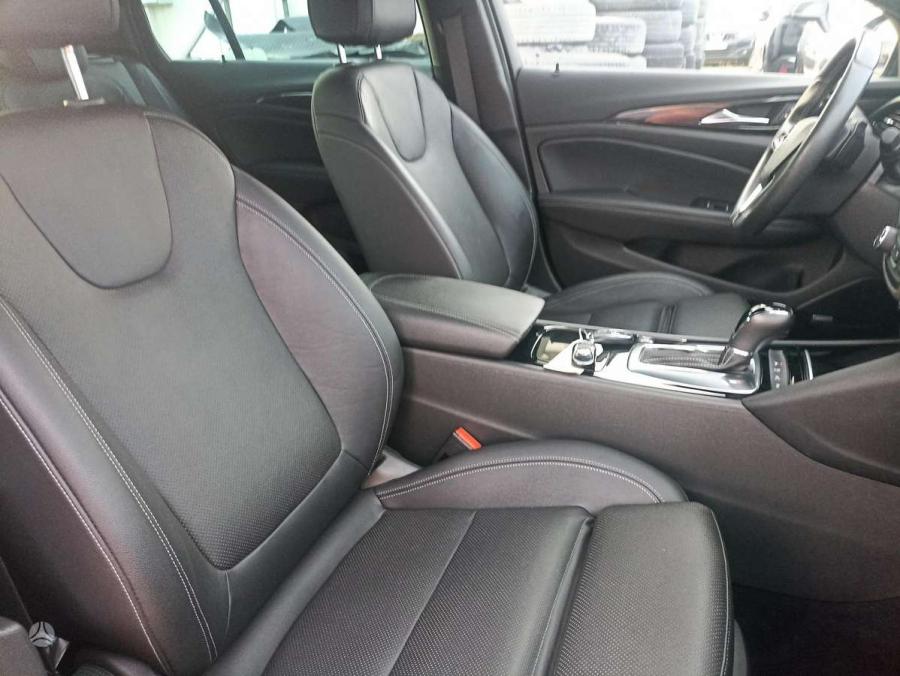 Violet Opel Insignia 2019 in Vilnius, with an engine capacity of 1.60 L and mileage of 212 thousand km for 10500 €, photo 29 on AUTOMOTO.COM.LV