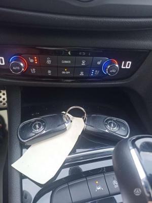 Violet Opel Insignia 2019 in Vilnius, with an engine capacity of 1.60 L and mileage of 212 thousand km for 10500 €, photo 33 on AUTOMOTO.COM.LV