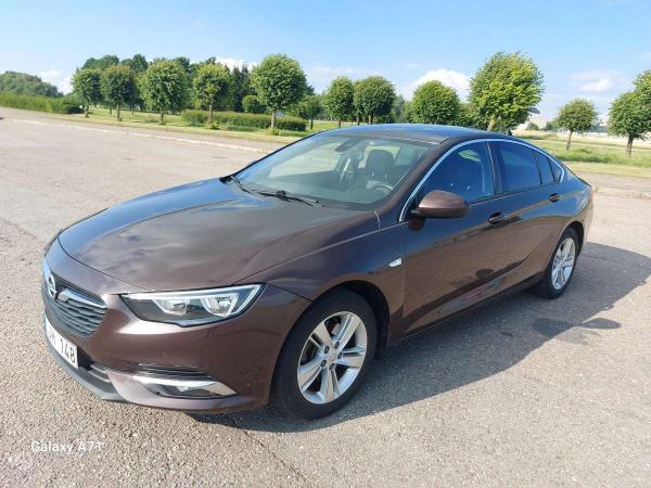 Violet Opel Insignia 2020 in Kaunas, with an engine capacity of 1.60 L and mileage of 140 thousand km for 7499 €, photo 1 on AUTOMOTO.COM.LV