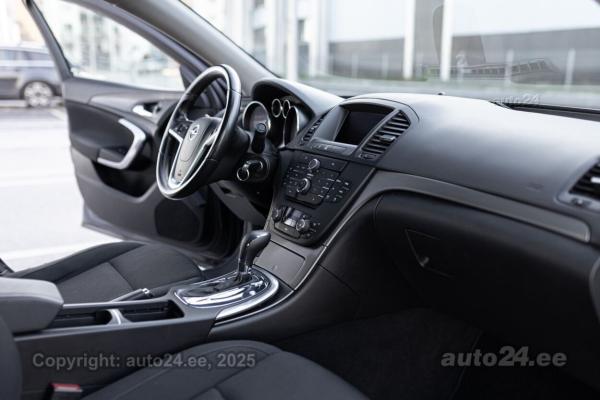 Violet Opel Insignia 2009 in Tallinn, with an engine capacity of 2.00 L and mileage of 278 thousand km for 3499 €, photo 11 on AUTOMOTO.COM.LV