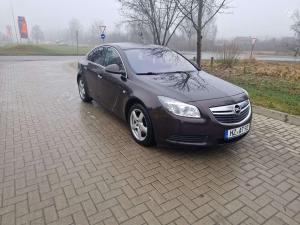 Violets Opel Insignia 2012 Radviliškis, ar dzinēja tilpumu 2.00 L un nobraukumu 200 tūkst. km par 3950 €, foto 3 vietnē AUTOMOTO.COM.LV
