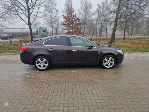 Violets Opel Insignia 2012 Radviliškis, ar dzinēja tilpumu 2.00 L un nobraukumu 200 tūkst. km par 3950 €, foto 5 vietnē AUTOMOTO.COM.LV