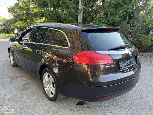 Violet Opel Insignia 2011 in Marijampole, with an engine capacity of 2.00 L and mileage of 150 thousand km for 3300 €, photo 10 on AUTOMOTO.COM.LV