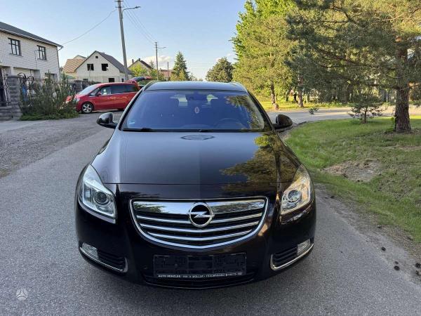 Violet Opel Insignia 2011 in Marijampole, with an engine capacity of 1.96 L and mileage of 150 thousand km for 3400 €, photo 2 on AUTOMOTO.COM.LV