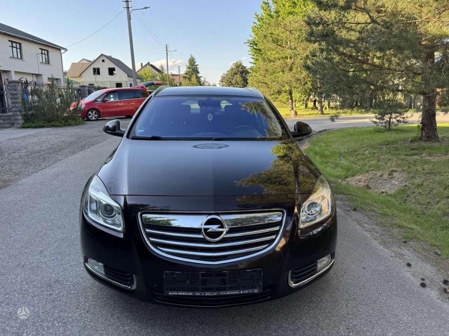 Violet Opel Insignia 2011 in Marijampole, with an engine capacity of 1.96 L and mileage of 150 thousand km for 3400 €, photo 3 on AUTOMOTO.COM.LV