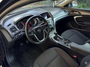 Violet Opel Insignia 2011 in Marijampole, with an engine capacity of 1.96 L and mileage of 150 thousand km for 3400 €, photo 8 on AUTOMOTO.COM.LV
