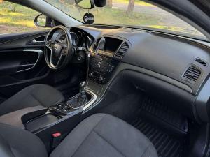 Violet Opel Insignia 2011 in Marijampole, with an engine capacity of 1.96 L and mileage of 150 thousand km for 3400 €, photo 10 on AUTOMOTO.COM.LV