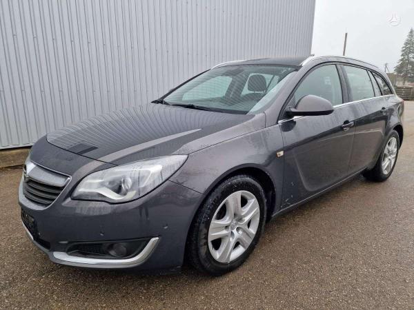 Violet Opel Insignia 2015 in Ukmerge, with an engine capacity of 1.60 L and mileage of 250 thousand km for 4950 €, photo 1 on AUTOMOTO.COM.LV
