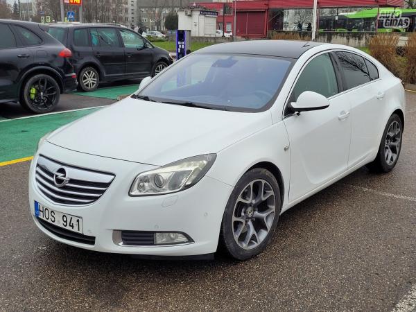White Opel Insignia 2010 in Kaunas, with an engine capacity of 2.00 L and mileage of 270 thousand km for 3700 €, photo 2 on AUTOMOTO.COM.LV