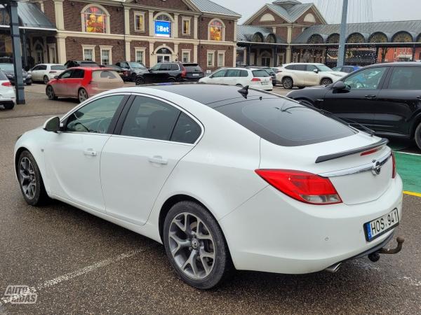 White Opel Insignia 2010 in Kaunas, with an engine capacity of 2.00 L and mileage of 270 thousand km for 3700 €, photo 3 on AUTOMOTO.COM.LV