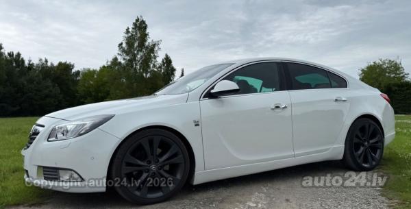 White Opel Insignia 2010 in Tallinn, with an engine capacity of 2.80 L and mileage of 275 thousand km for 7000 €, photo 8 on AUTOMOTO.COM.LV