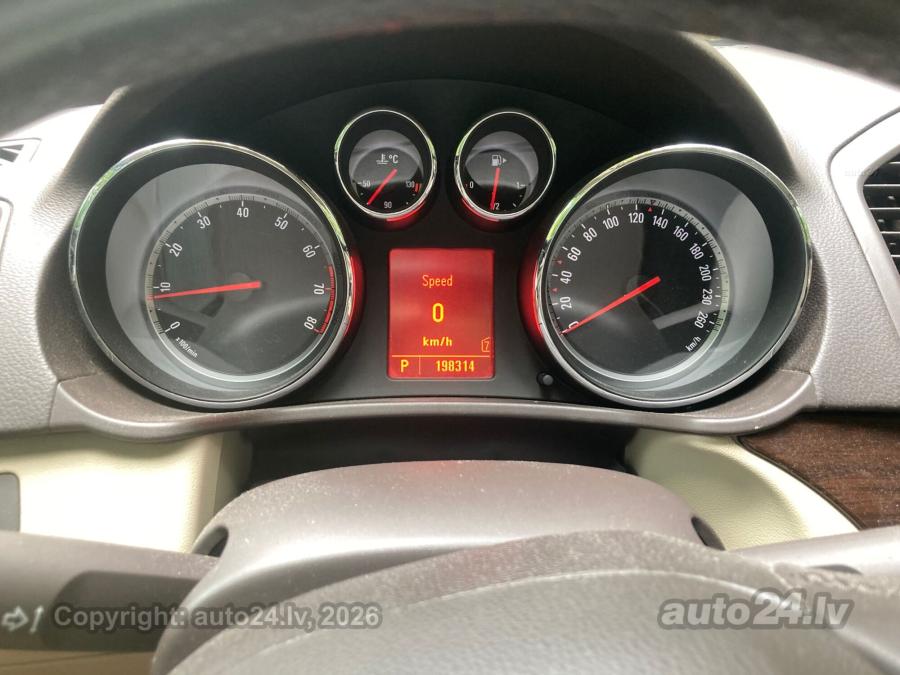 Balts Opel Insignia 2010 Tallina, ar dzinēja tilpumu 2.00 L un nobraukumu 199 tūkst. km par 2500 €, foto 6 vietnē AUTOMOTO.COM.LV