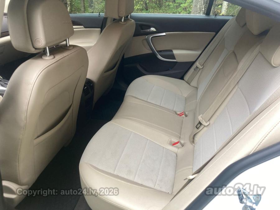 Balts Opel Insignia 2010 Tallina, ar dzinēja tilpumu 2.00 L un nobraukumu 199 tūkst. km par 2500 €, foto 8 vietnē AUTOMOTO.COM.LV