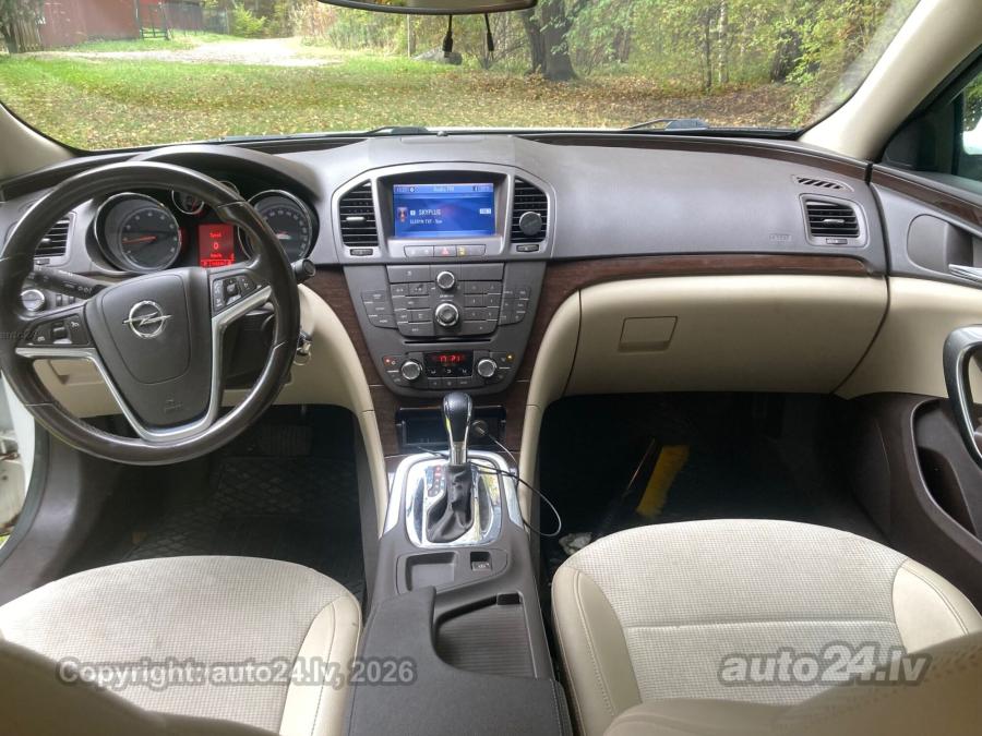 Balts Opel Insignia 2010 Tallina, ar dzinēja tilpumu 2.00 L un nobraukumu 199 tūkst. km par 2500 €, foto 9 vietnē AUTOMOTO.COM.LV