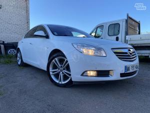 Balts Opel Insignia 2011 Raseiniai, ar dzinēja tilpumu 2.00 L un nobraukumu 282 tūkst. km par 3750 €, foto  vietnē AUTOMOTO.COM.LV
