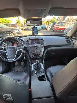 White Opel Insignia 2011 in Raseiniai, with an engine capacity of 2.00 L and mileage of 282 thousand km for 3750 €, photo 26 on AUTOMOTO.COM.LV