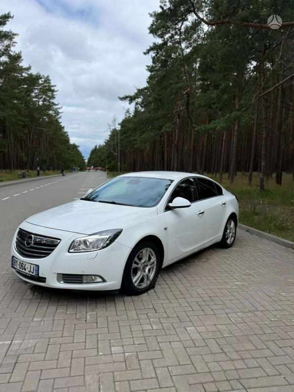 Balts Opel Insignia 2011 Palanga, ar dzinēja tilpumu 1.96 L un nobraukumu 270 tūkst. km par 2800 €, foto 4 vietnē AUTOMOTO.COM.LV