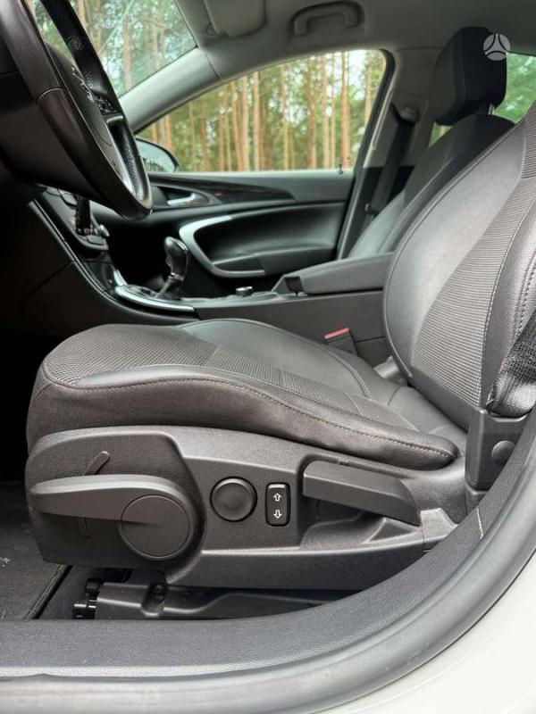 Balts Opel Insignia 2011 Palanga, ar dzinēja tilpumu 1.96 L un nobraukumu 270 tūkst. km par 2800 €, foto 8 vietnē AUTOMOTO.COM.LV