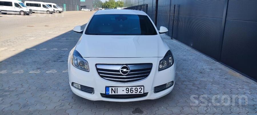 Balts Opel Insignia 2011 Jelgava, ar dzinēja tilpumu 2.00 L un nobraukumu 250 tūkst. km par 4400 €, foto 3 vietnē AUTOMOTO.COM.LV
