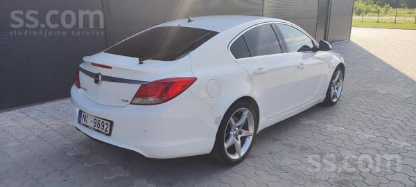 Balts Opel Insignia 2011 Jelgava, ar dzinēja tilpumu 2.00 L un nobraukumu 250 tūkst. km par 4400 €, foto 7 vietnē AUTOMOTO.COM.LV