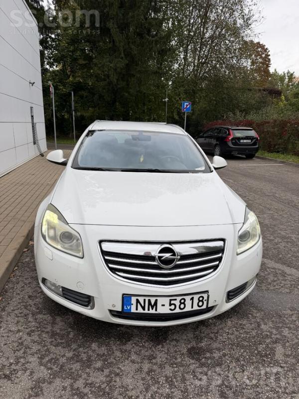Balts Opel Insignia 2011 Rīga, ar dzinēja tilpumu 2.00 L un nobraukumu 363 tūkst. km par 1950 €, foto 1 vietnē AUTOMOTO.COM.LV
