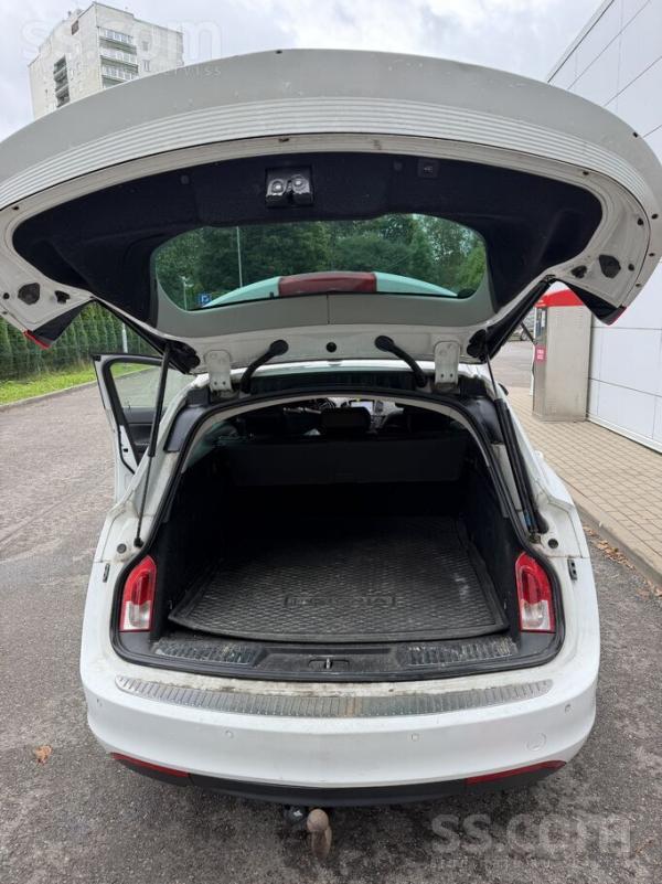 Balts Opel Insignia 2011 Rīga, ar dzinēja tilpumu 2.00 L un nobraukumu 363 tūkst. km par 1950 €, foto 6 vietnē AUTOMOTO.COM.LV