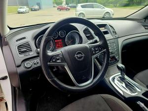 White Opel Insignia 2013 in Vilnius, with an engine capacity of 2.00 L and mileage of 115 thousand km for 5500 €, photo 6 on AUTOMOTO.COM.LV