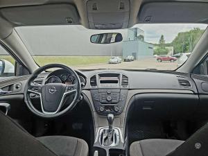 White Opel Insignia 2013 in Vilnius, with an engine capacity of 2.00 L and mileage of 115 thousand km for 5500 €, photo 7 on AUTOMOTO.COM.LV