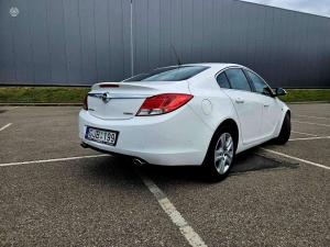 White Opel Insignia 2013 in Vilnius, with an engine capacity of 2.00 L and mileage of 115 thousand km for 5500 €, photo 13 on AUTOMOTO.COM.LV