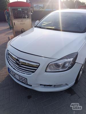 White Opel Insignia 2013 in Vilnius, with an engine capacity of 1.90 L and mileage of 0 thousand km for 2250 €, photo 4 on AUTOMOTO.COM.LV