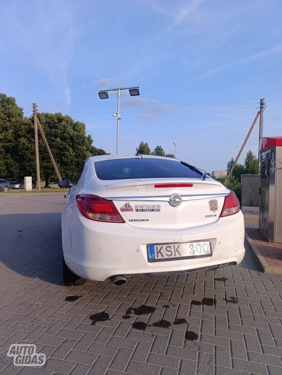 White Opel Insignia 2013 in Vilnius, with an engine capacity of 1.90 L and mileage of 0 thousand km for 2250 €, photo 5 on AUTOMOTO.COM.LV