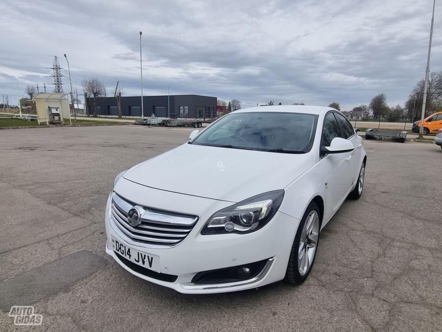 White Opel Insignia 2014 in Taurage, with an engine capacity of 2.00 L and mileage of 200 thousand km for 1950 €, photo 1 on AUTOMOTO.COM.LV